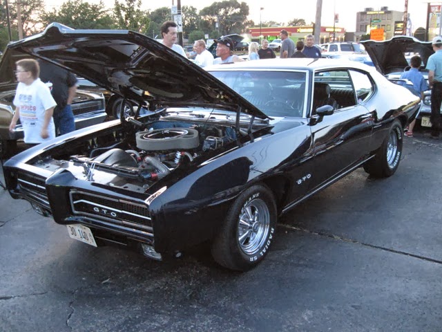 HOT RODS & RACING CARS: The Legendary Dukes Drive In