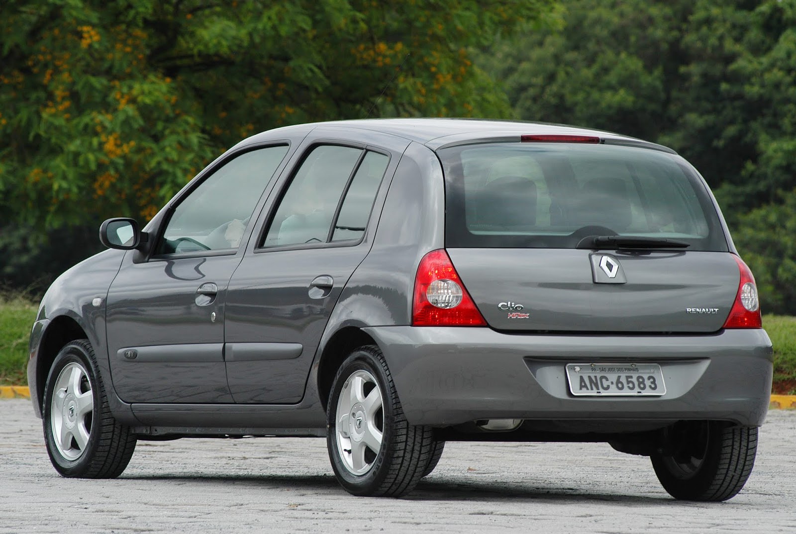 HISTÓRIA EM FOTOS - RENAULT CLIO