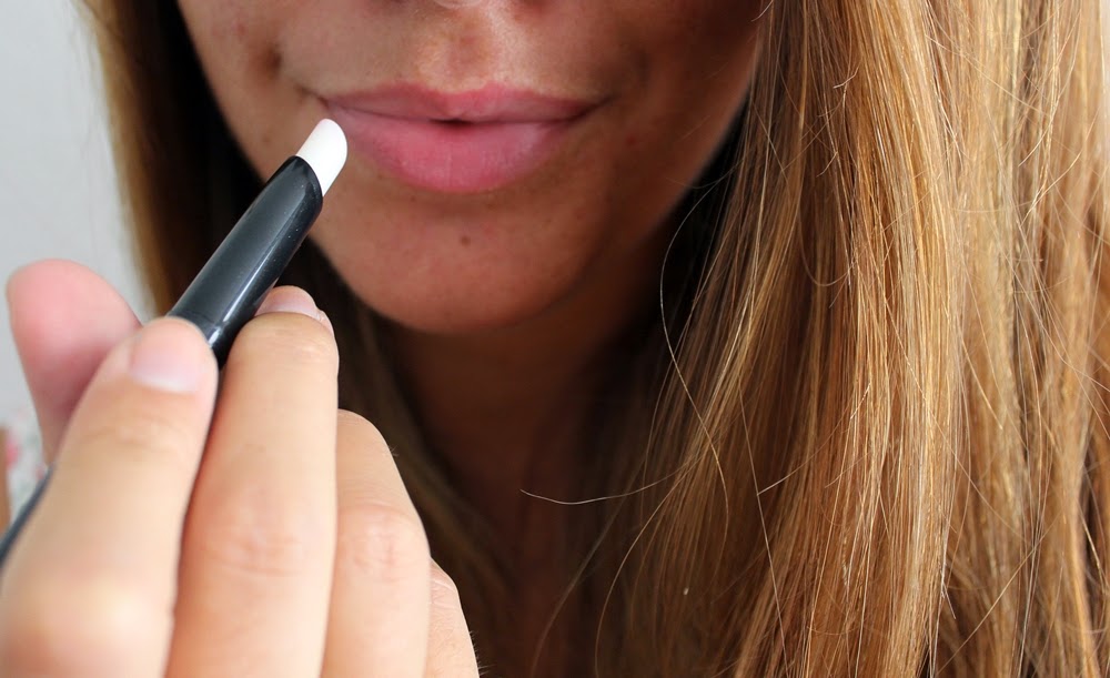 - Mes 5 astuces pour faire tenir son rouge à lèvres longtemps | La vie ...