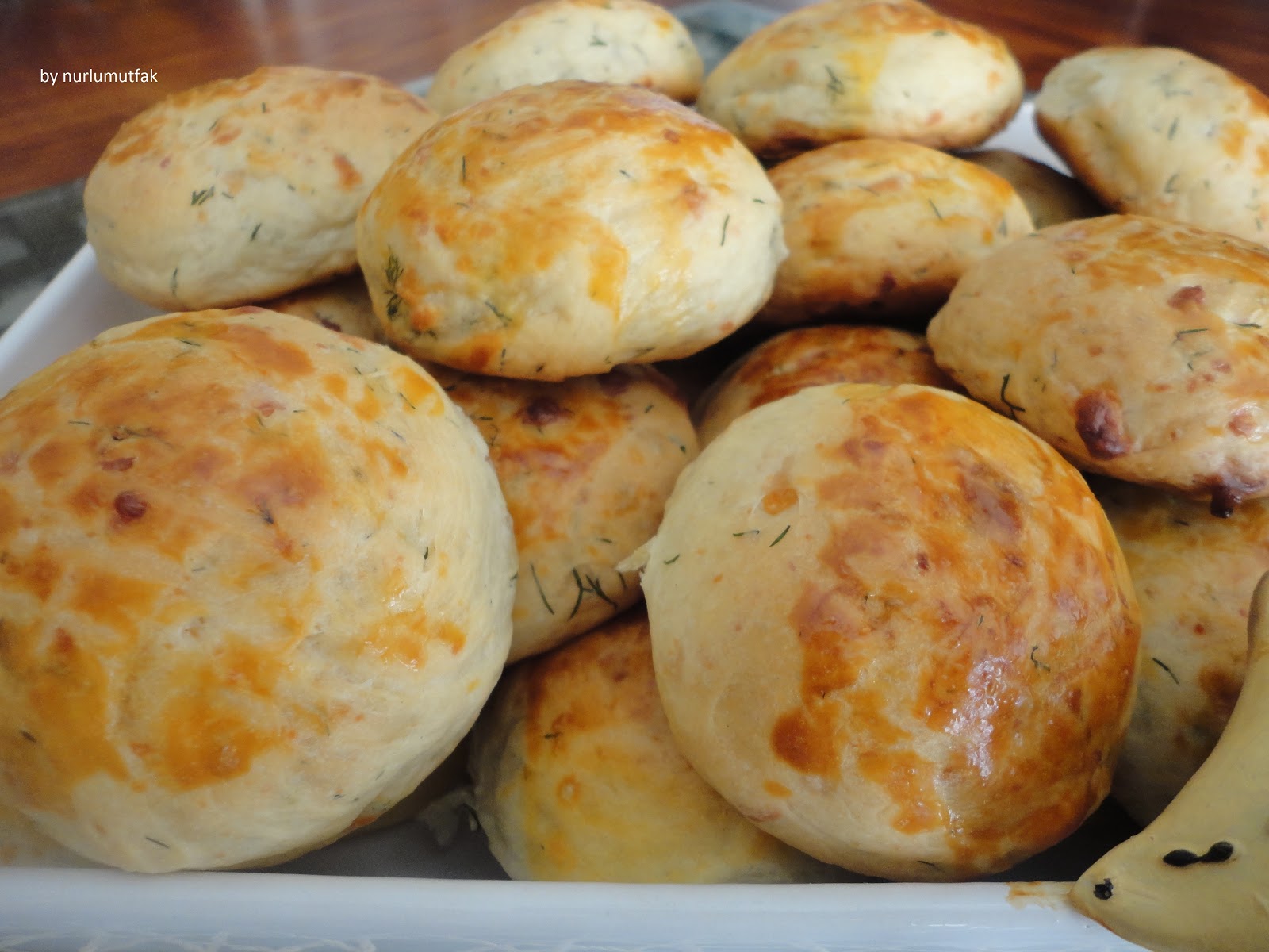 Dereotlu Mayalı Poaça | Nurlumutfakta