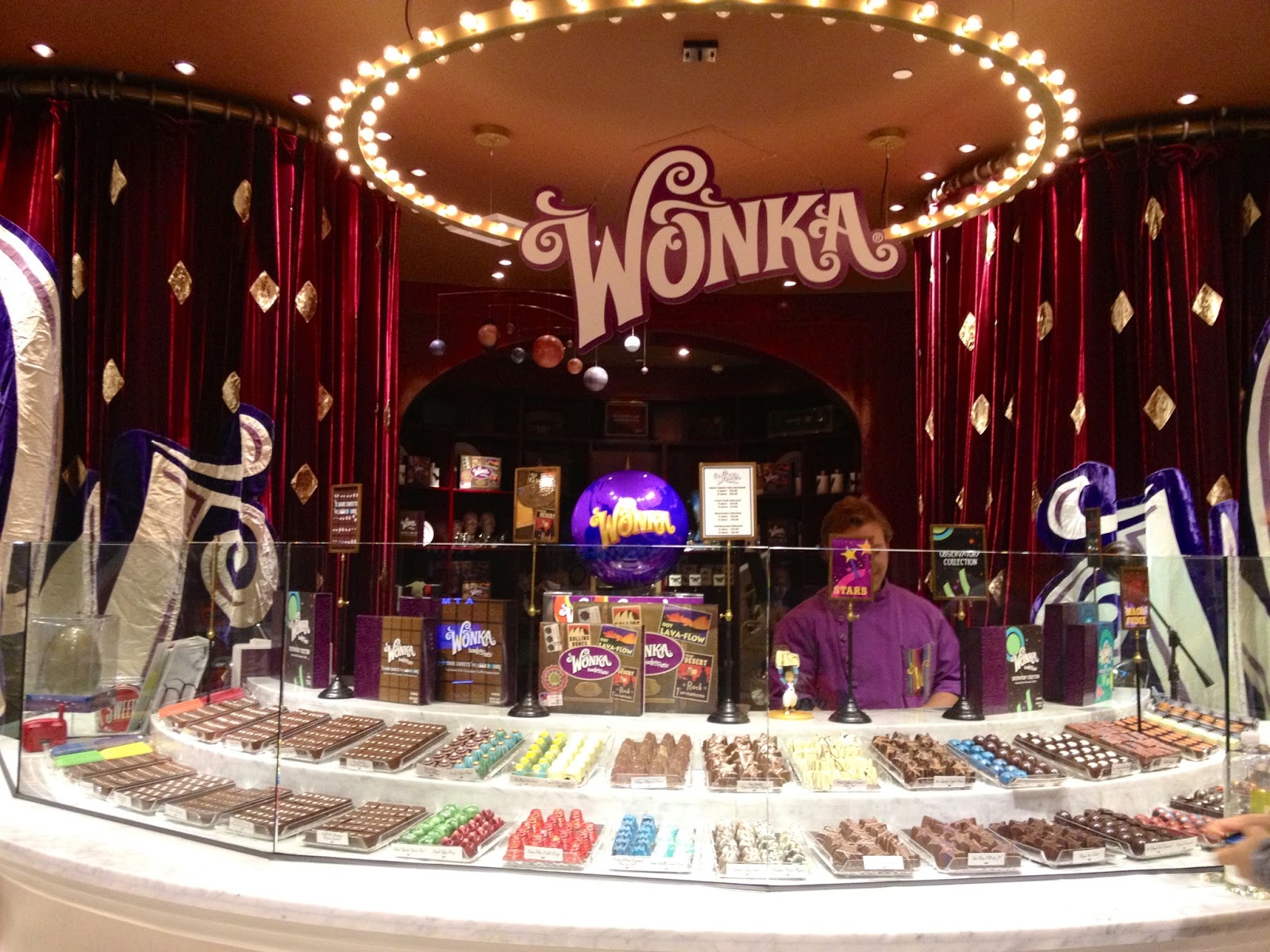 THE ROLLER PIG: Sweet! Candy Store