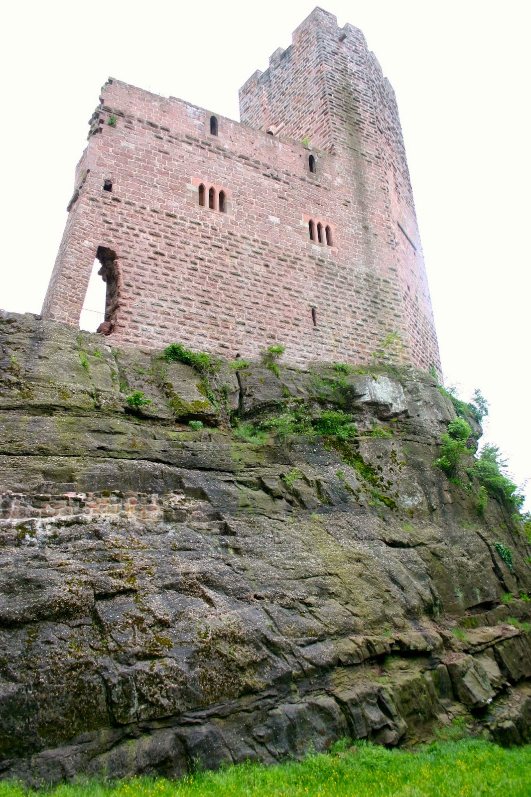 Life in the Middle Ages: Development of Castles