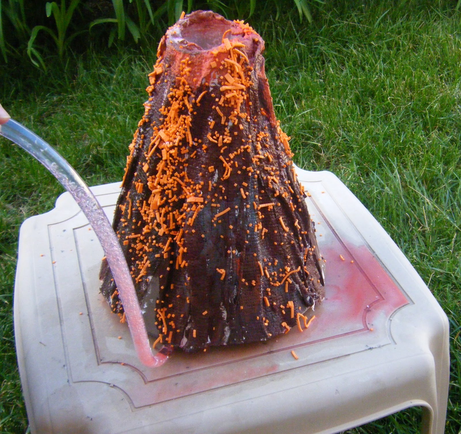 Mommie of 2: Curiosity Kits Lava Rock Volcano Review