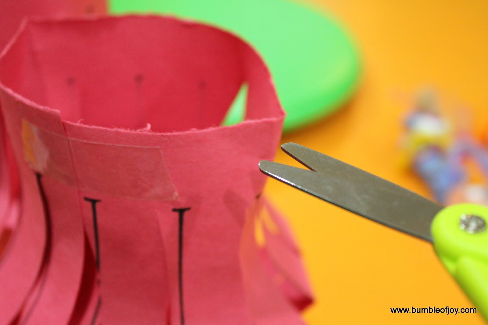 bumble of joy: DIY Red Paper Lanterns for CNY