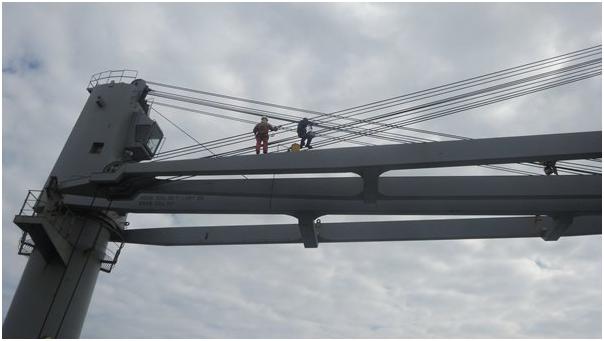 PINOY SEAFARER: Crane Wire Greasing