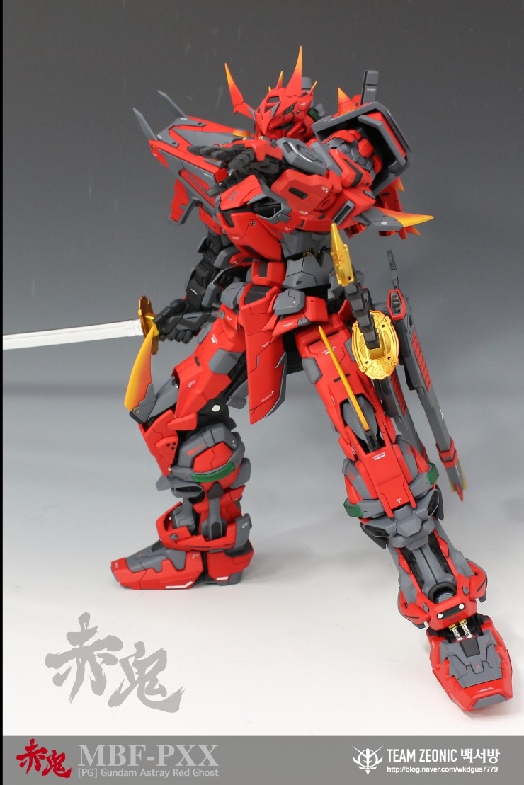 Custom Build: PG 1/60 Gundam Astray Red Ghost
