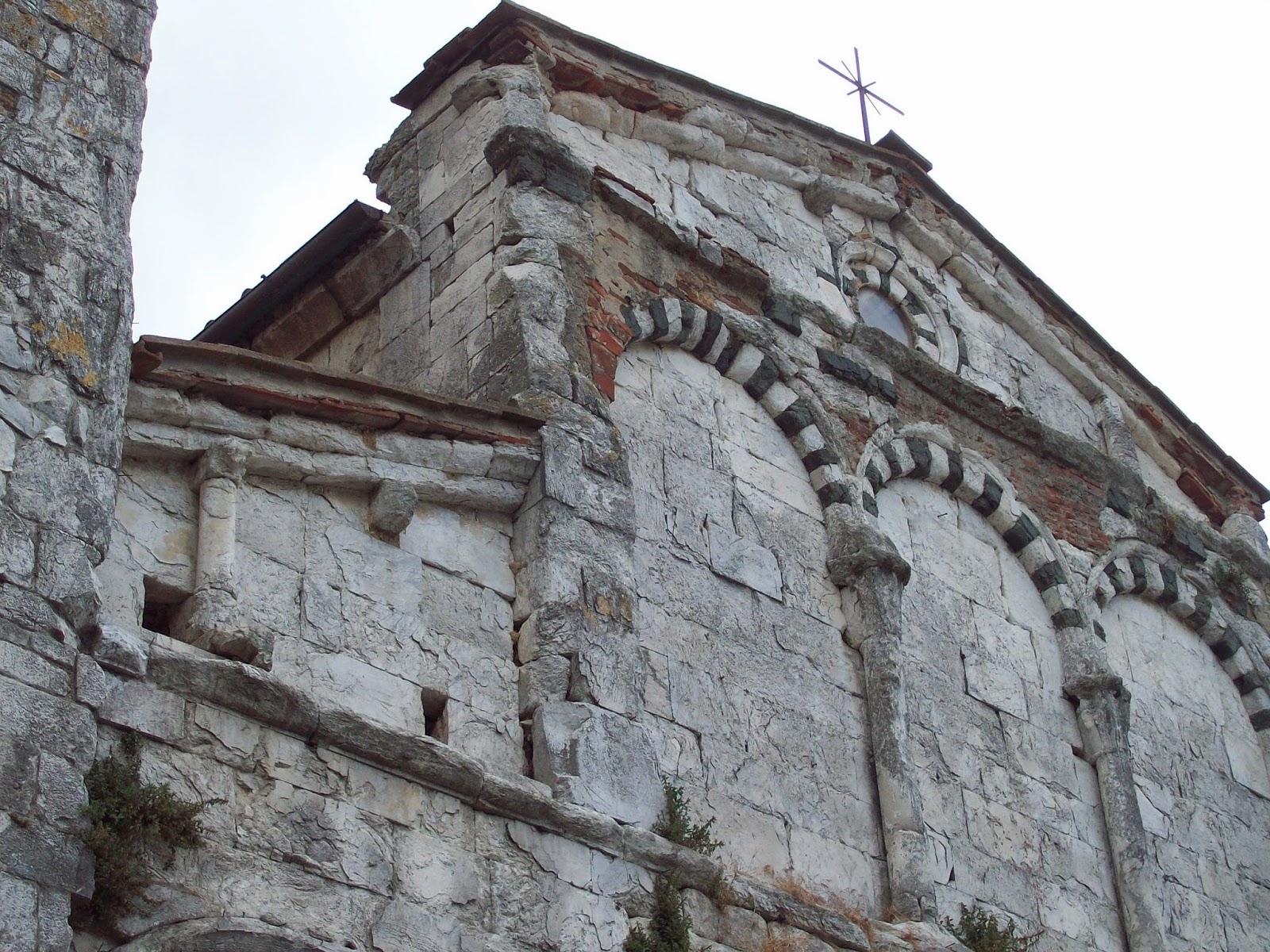TOSCANA NASCOSTA: SANTA MARIA DEL GIUDICE LA PIEVE ROMANICA DI SAN GIOVANNI