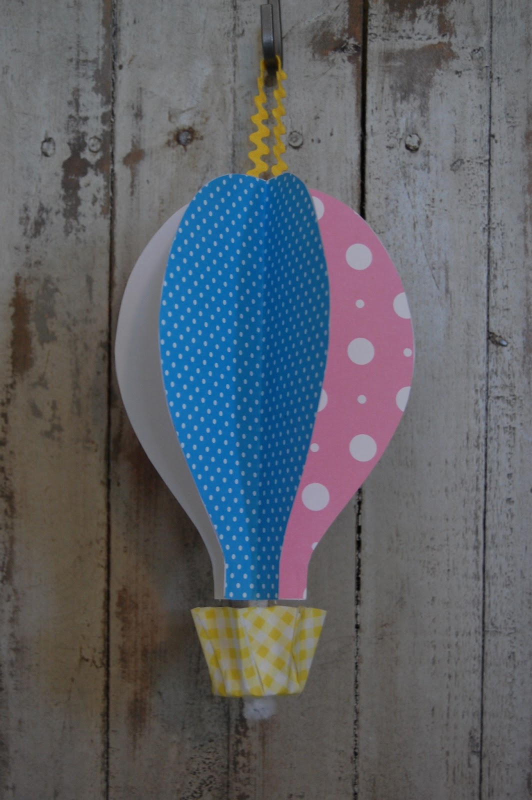 Archie and Bubbles: Craft Time! -- Paper Hot Air Balloons