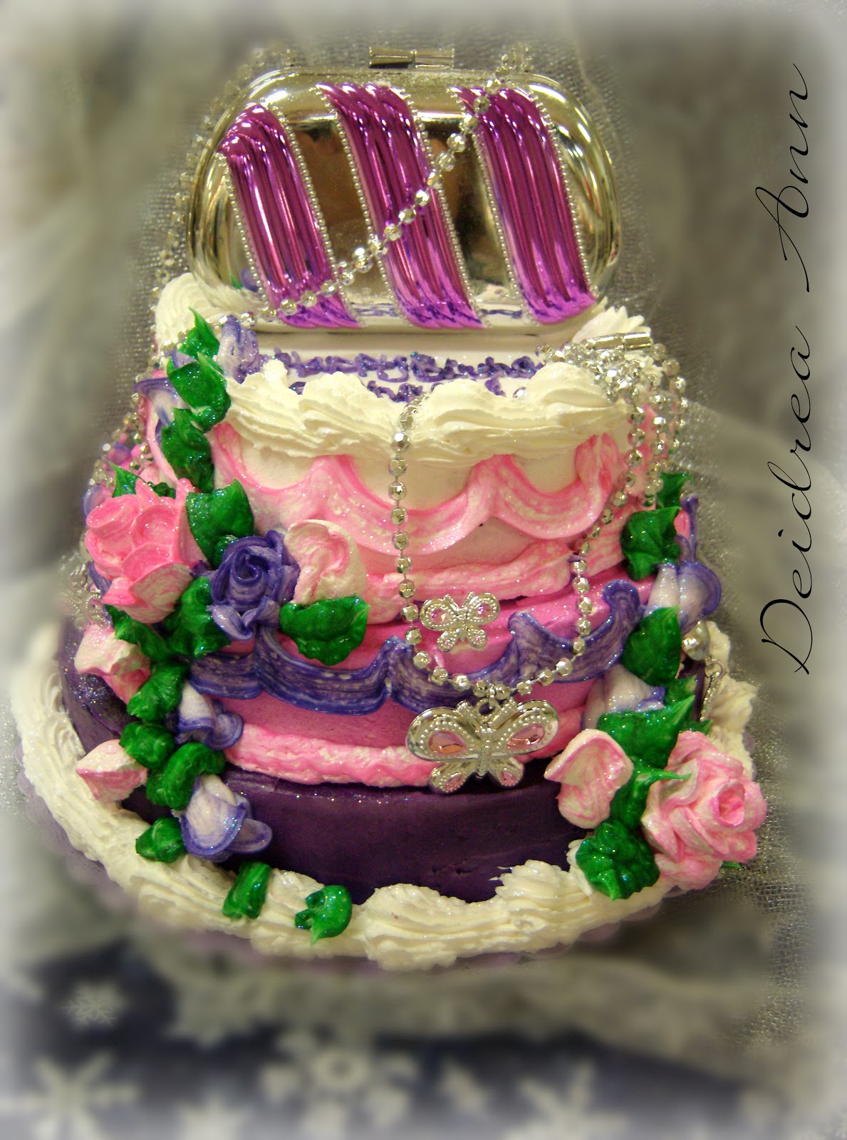 Suzy Homefaker: Diva Cake