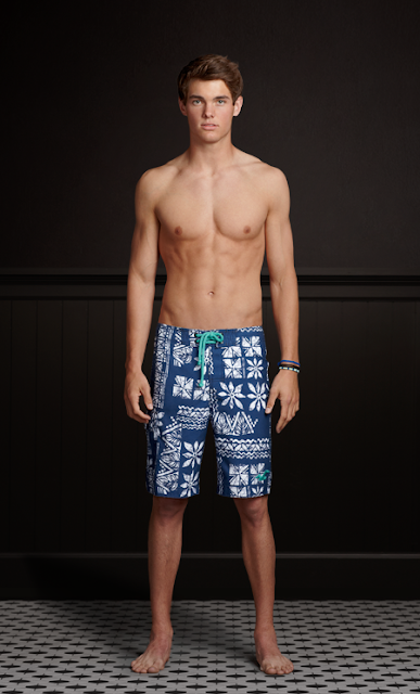 Flipflops and Boardies: Hollister Model