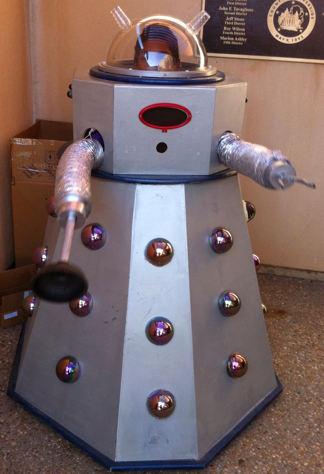 My Robots - Robots for Rent: 1013 - Dalek-like Robot : Artist's Replica