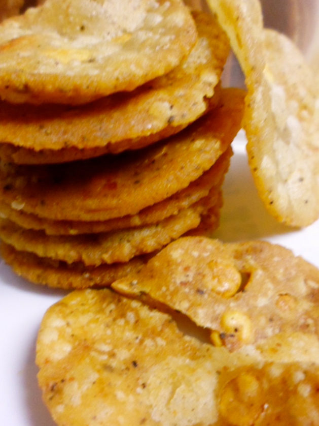 SASI'S KITCHEN: Instant Pepper Thattai