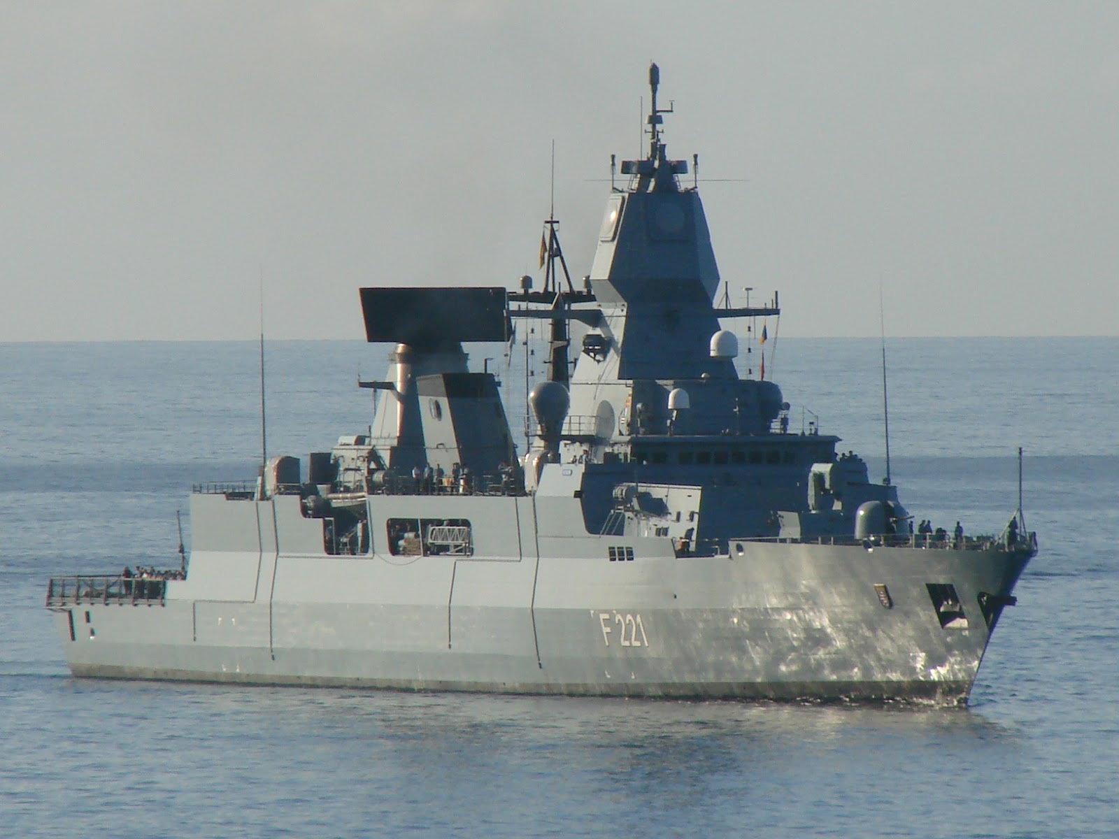 Sergio@Cruises: Fragata F221 Hessen