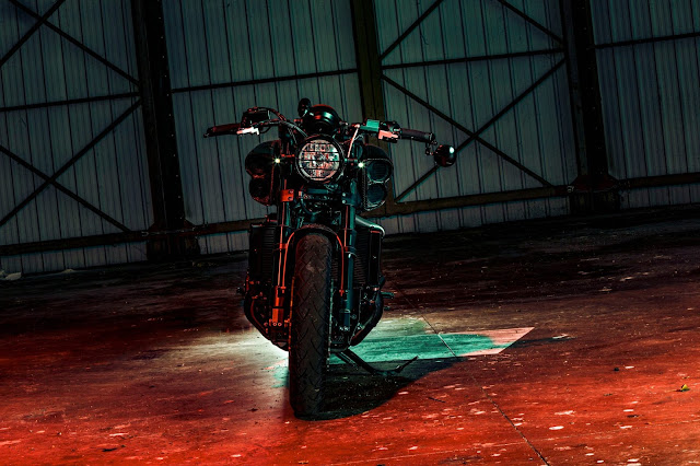 V Max 1700 Fast Ruby - RocketGarage - Cafe Racer Magazine