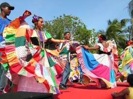 Va de bailes: El tamborito