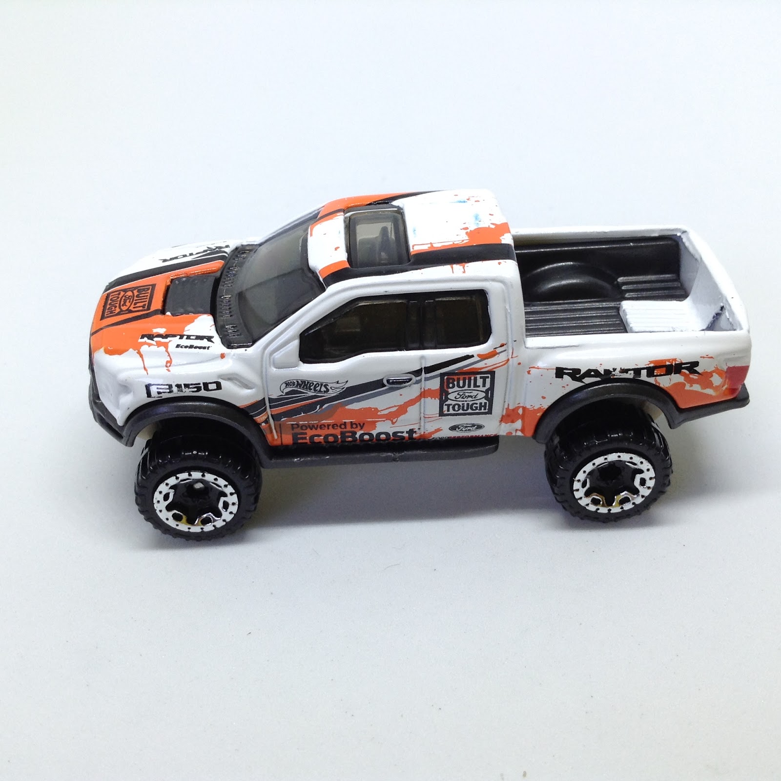 JULIAN'S HOT WHEELS BLOG: 2017 Ford F-150 Raptor (2018 HW Hot Trucks)