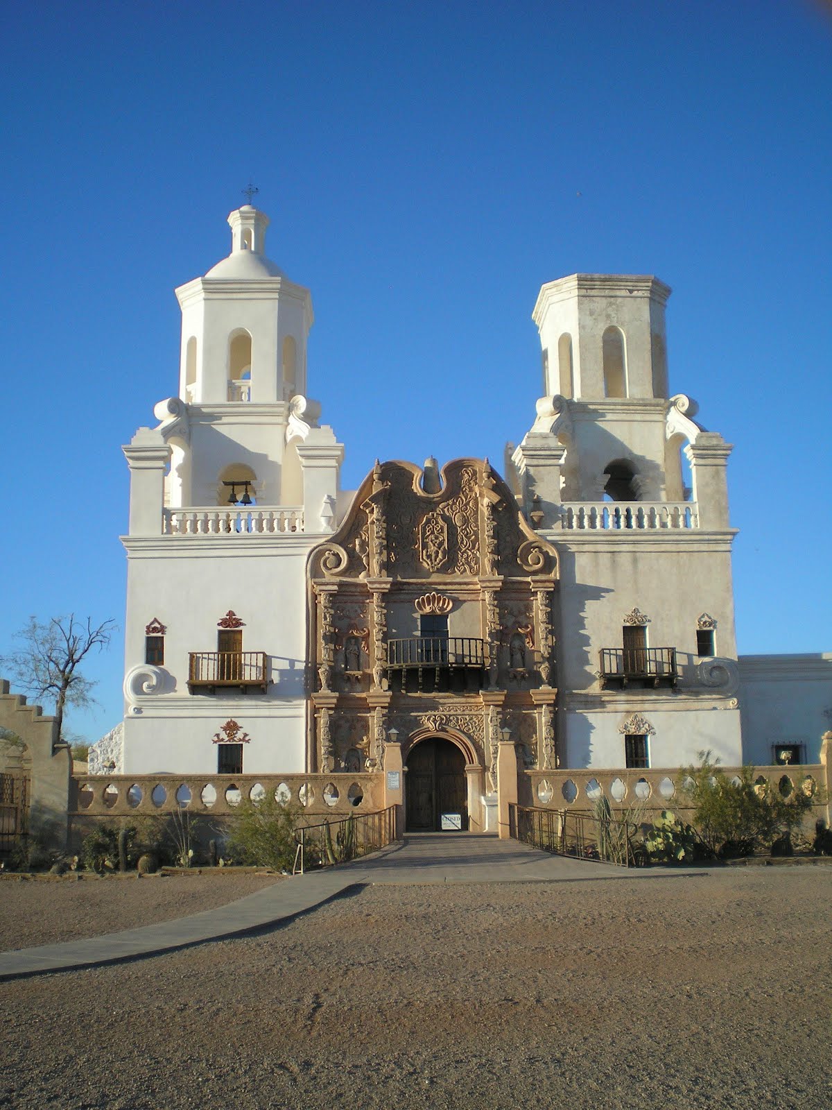 The Road Genealogist: San Xavier Mission, Tucson, AZ