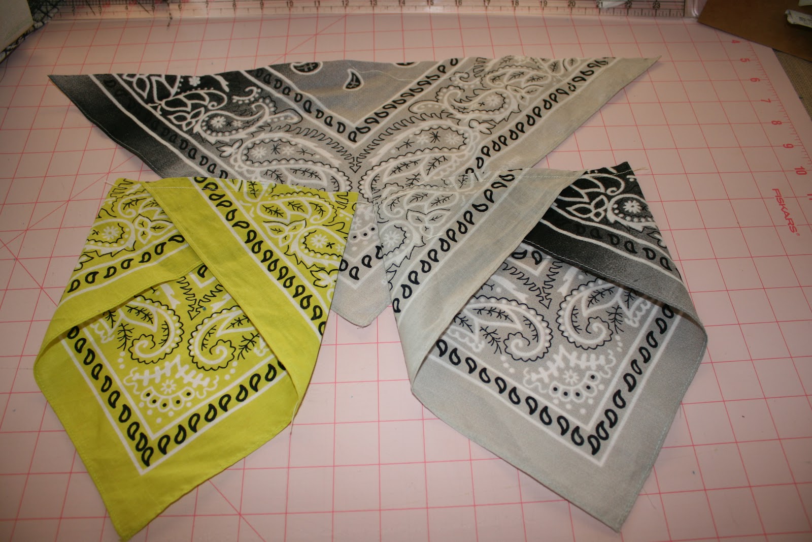 Buzzing and Bumbling: Bandana Snap Bag Tutorial