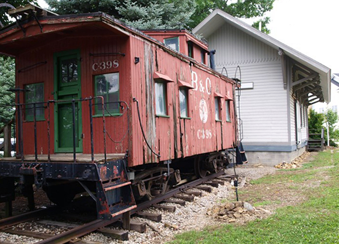 Brady's Bunch of Lorain County Nostalgia: Caboose in Avon Backyard ...