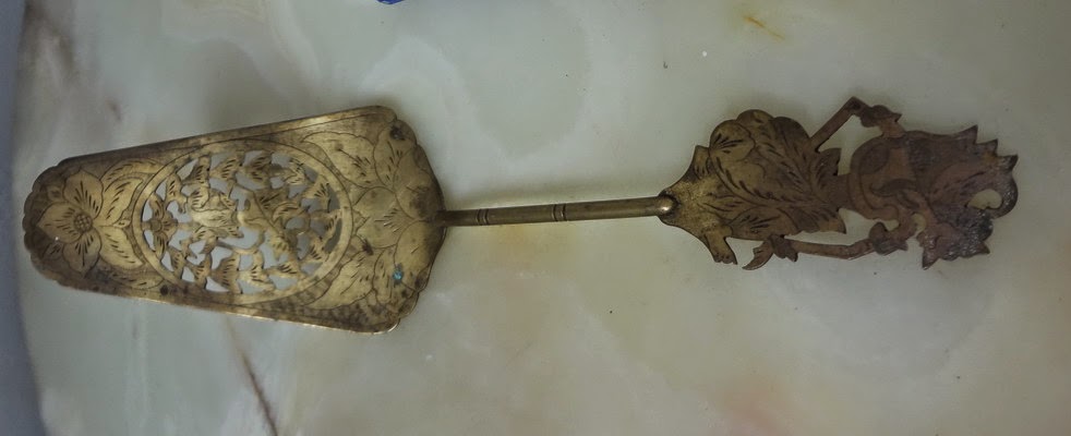 Sodetan kuningan wayang (serok bahasa sunda)