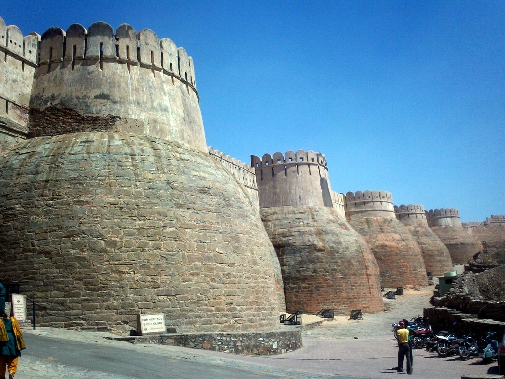 MindPatience: Kumbhalgarh Fort - Second longest wall in the world!