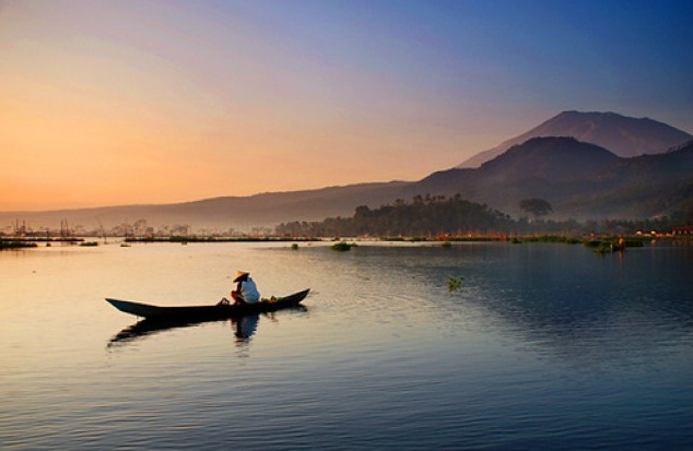 Kunjungi Destinasi Wisata berikut : Wisata Rawa Pening, Eksotika Danau ...