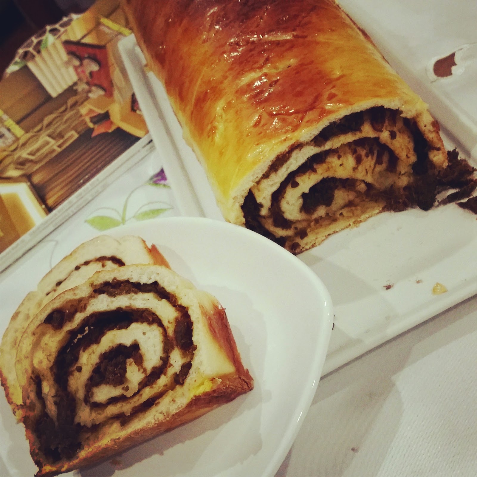 CoOkInG Is LiKe LoVe........: Roti Serunding Daging