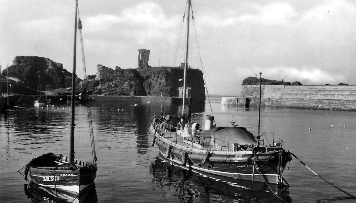 Tour Scotland: Old Photograph Harbour Dunbar Scotland