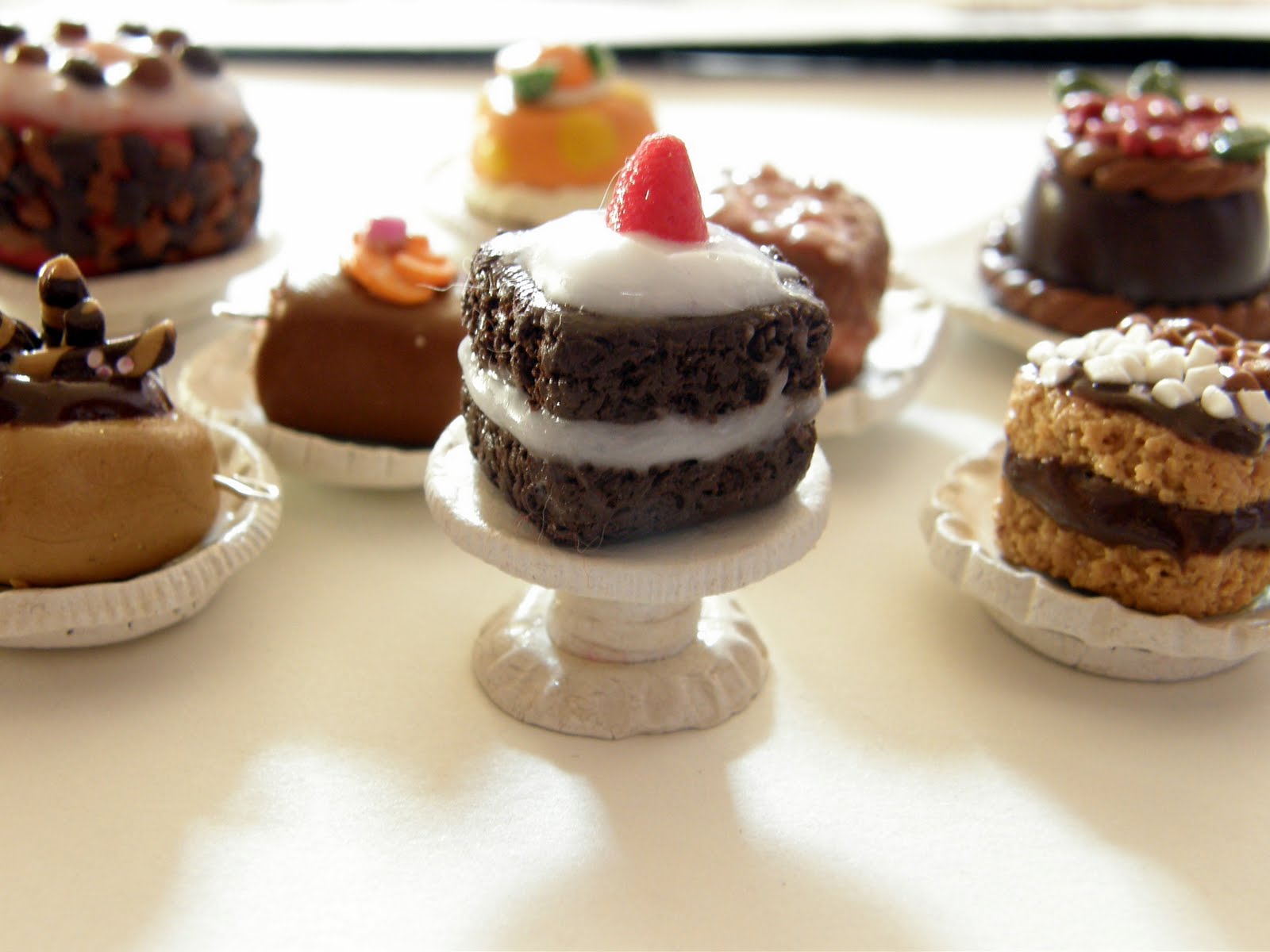 The Crafty Button: My miniature bakery :)