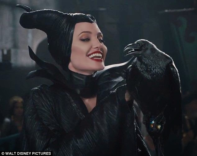 Kim Hardwick - Cinema Report - Forever Chic Style