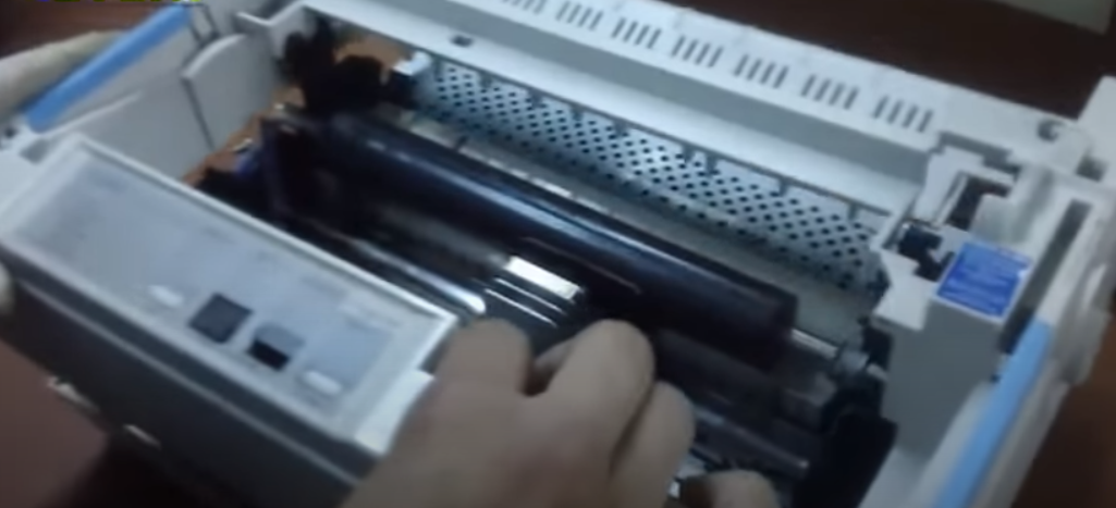 Interfaces, servicios del computador, tarjeta madre , memorias, puerto ...