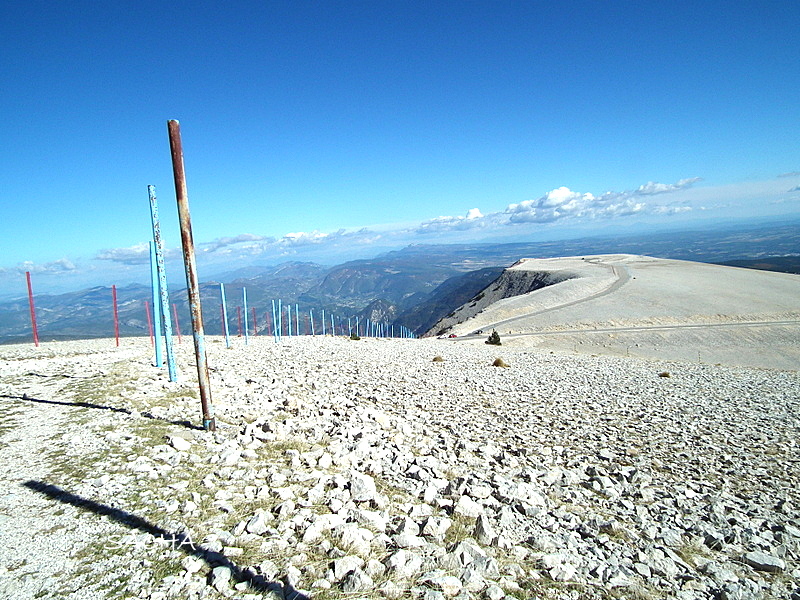 Un jour....Une photo !: Sommet du Mont Ventoux par le Vallon des ...