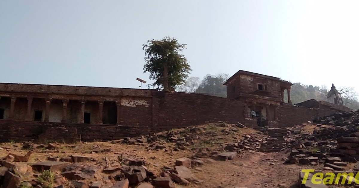 Team G Square: MP Diaries: Jain Temples Budhi Chanderi, A lost Wonder