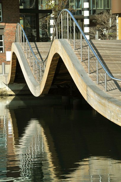 MFS-The Many Faces of Art and Design: THE SIMCOE 'WAVE DECK' OF TORONTO