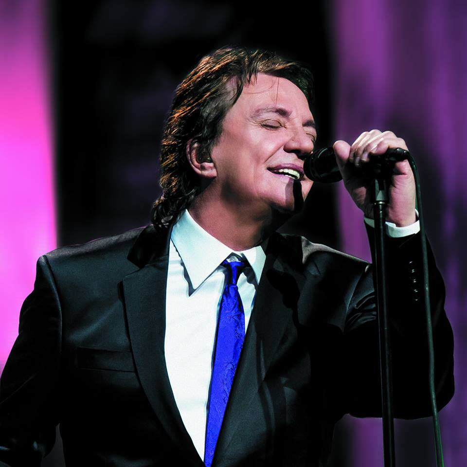 ACONTECE: Fábio Jr. se apresenta em Recife/PE