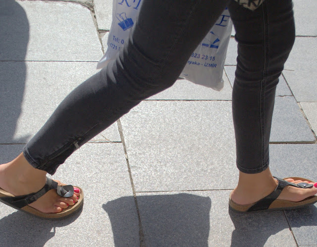 candid turkish girls feet: 2019-03-17