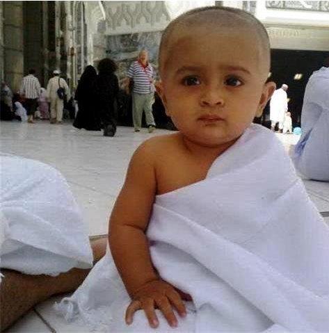 Little Baby Umrah Performing in Makkah | Islamic Wallpapers
