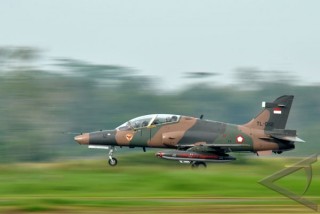 SWARA DIRGANTARA: Hawk-200: Elang Besi Andalan TNI AU