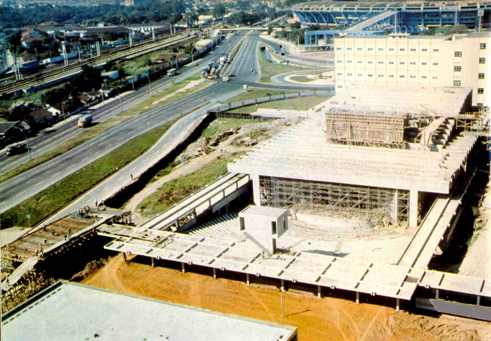 SAUDADES DO RIO: CAMPUS DA UEG