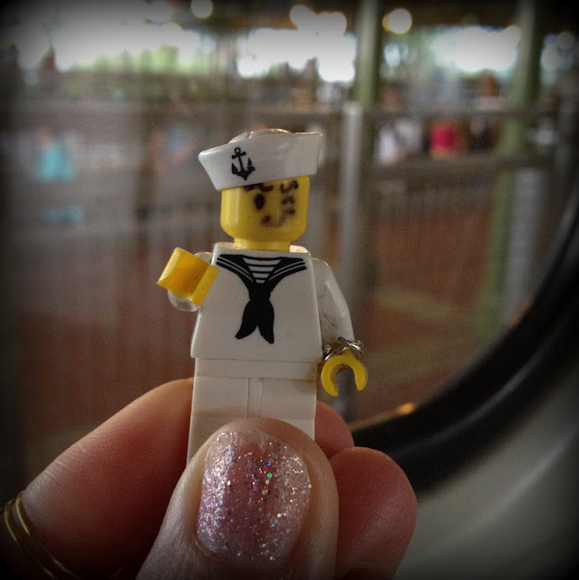 WobiSobi: Sunday with Sailor Sam: Sam goes to Walt Disney World.