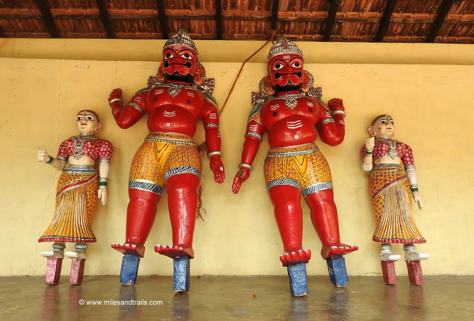 Miles and Trails: Rameshwara Temple, Keladi