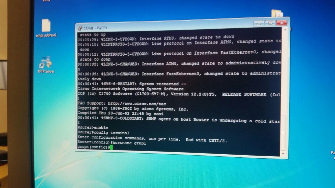 javier: COMO CONFIGURAR EN UN RoUTER CISCO EL NOMBRE Y LA IP ATRAVES ...