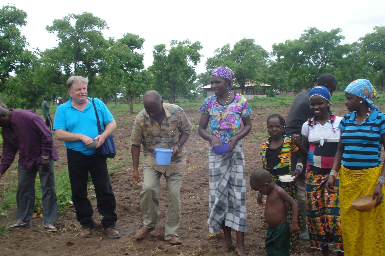 Expatriate Farmers: Helping the Neighbors