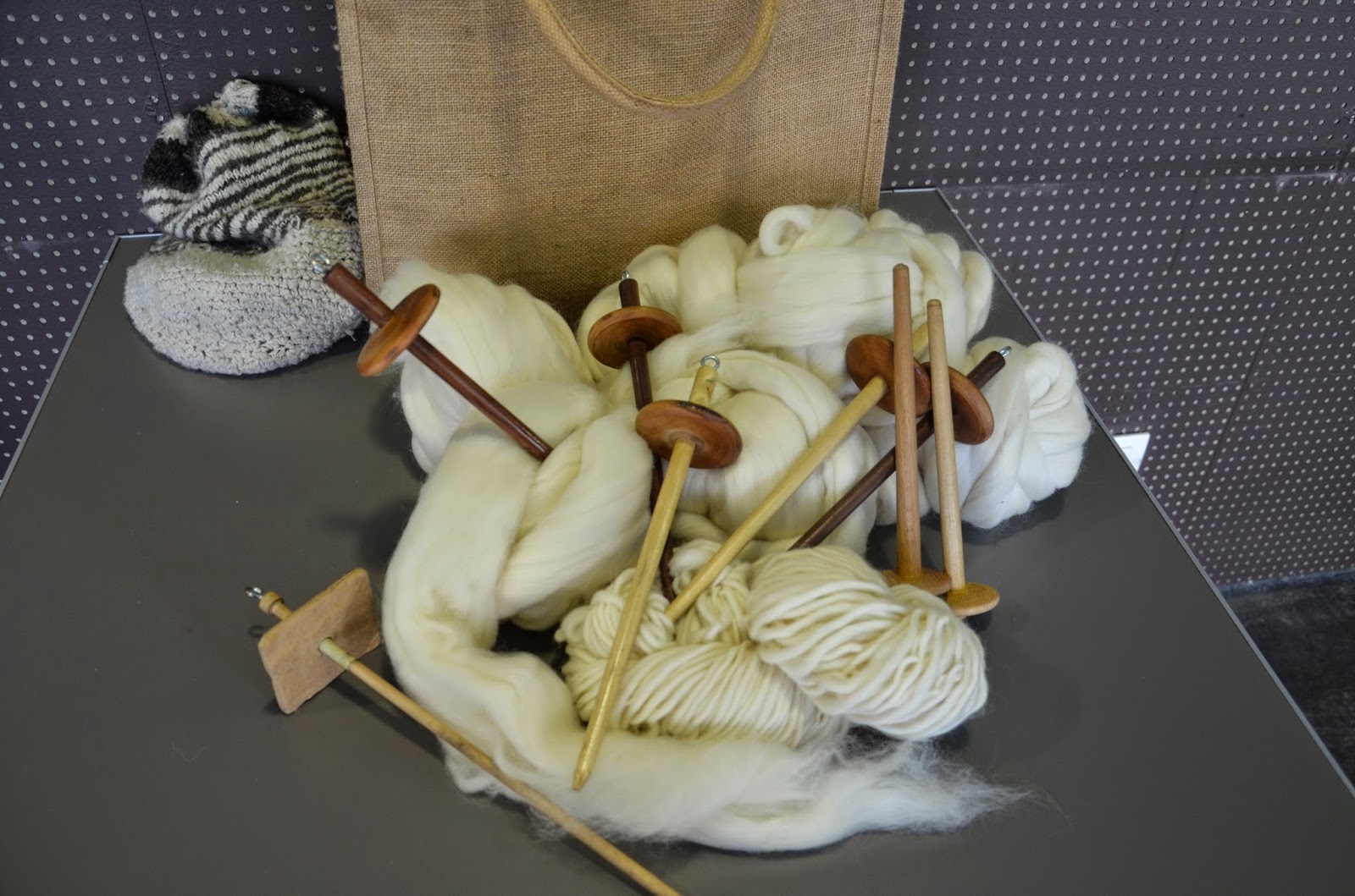 pontelana: Taller de hilado con huso