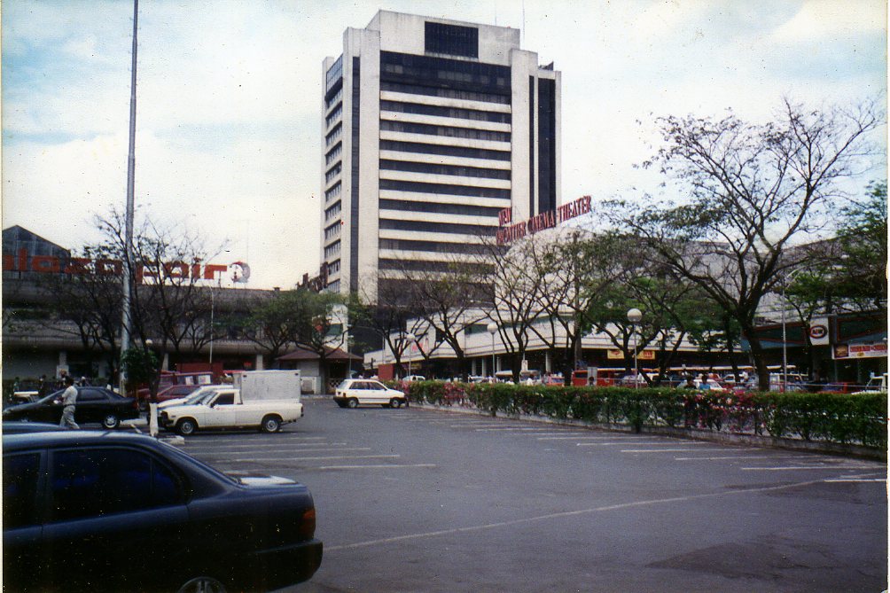 When Owel Plays: 8 Things About Cubao That Will Make You Feel Nostalgic