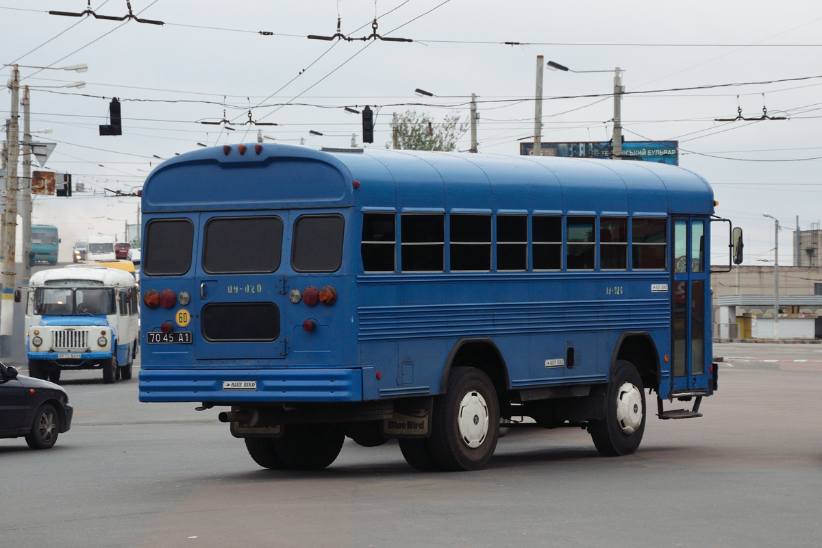 Автобус Blue Bird TC/2000: служба в ЗСУ