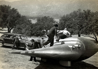 Pizarra del espectador: Carteles Cine Ciencia Ficción (16) - Flying ...