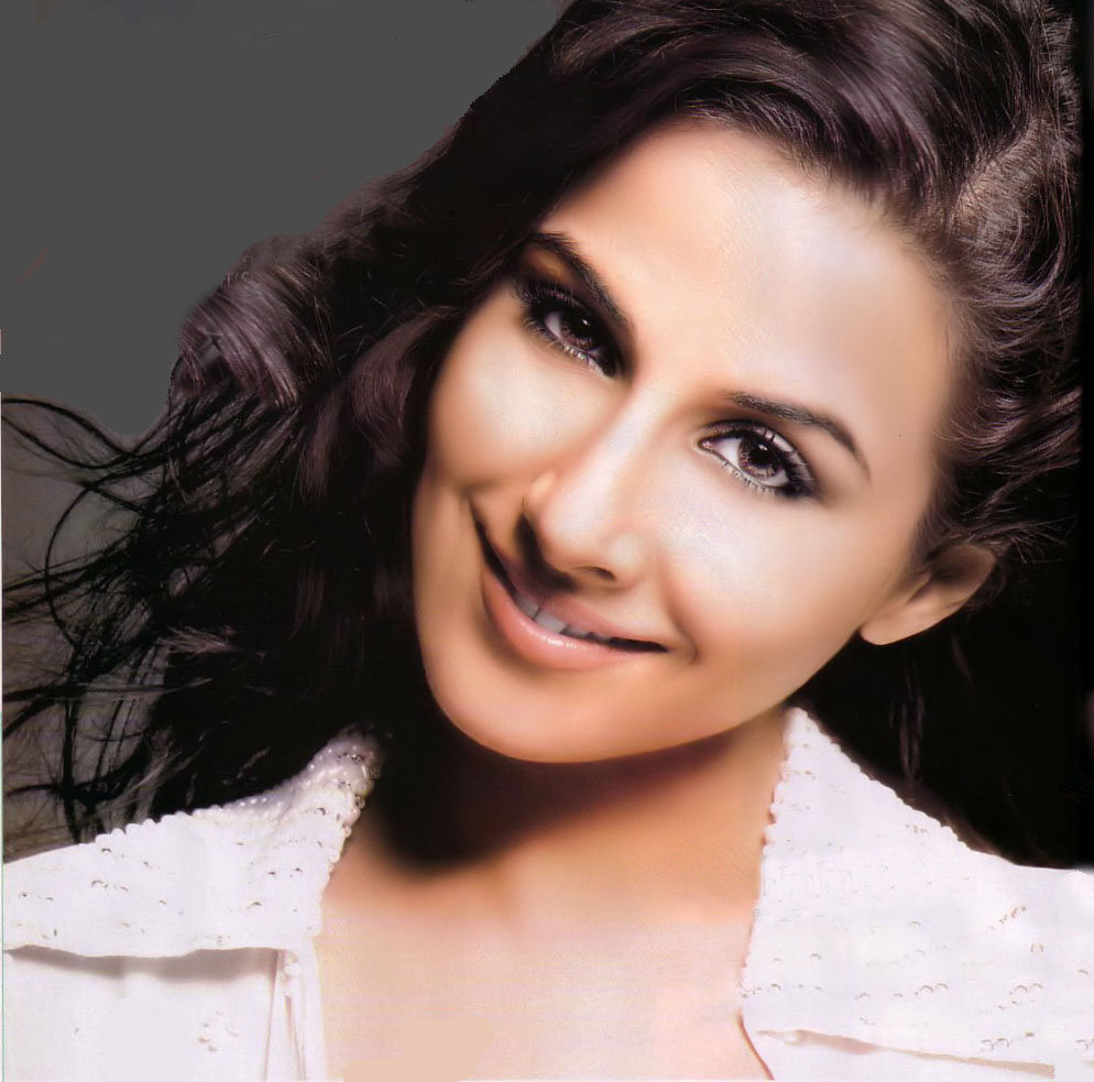 Vidya Balan Photos: Vidya Balan - The Young Trend Of North Indian Film ...