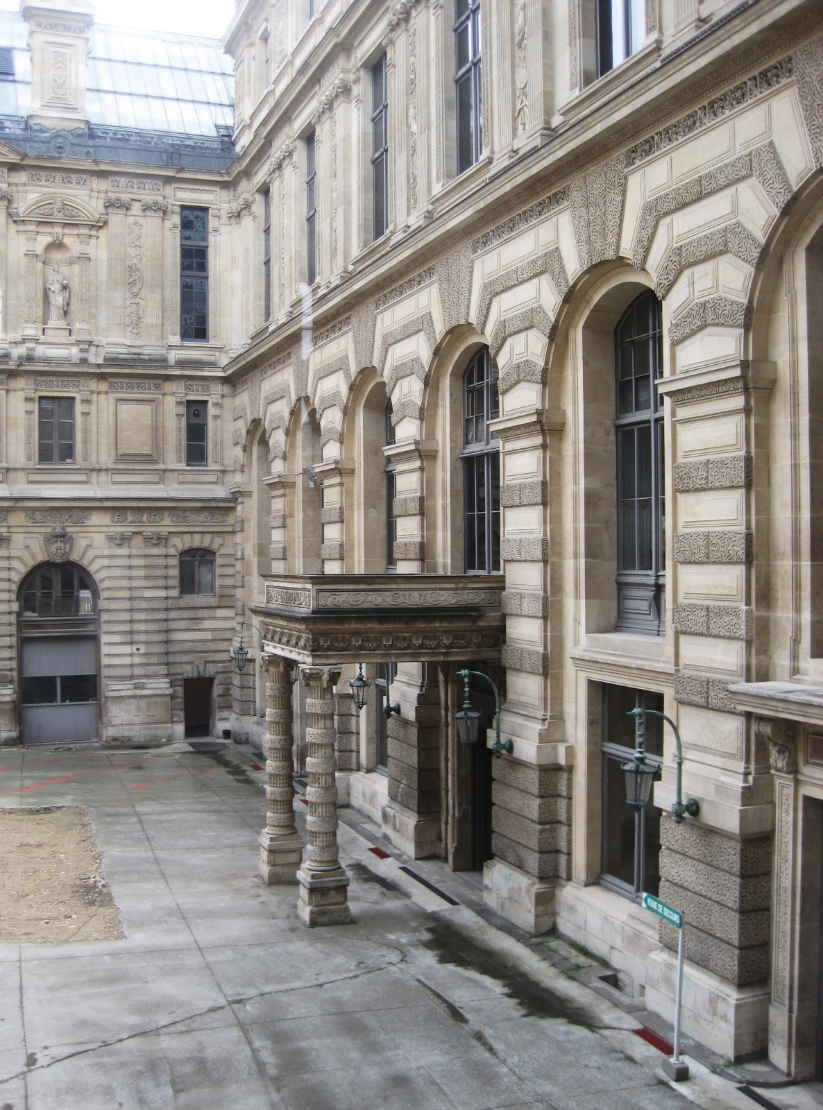 architect design™: Louvre staircases: It's a factor of scale