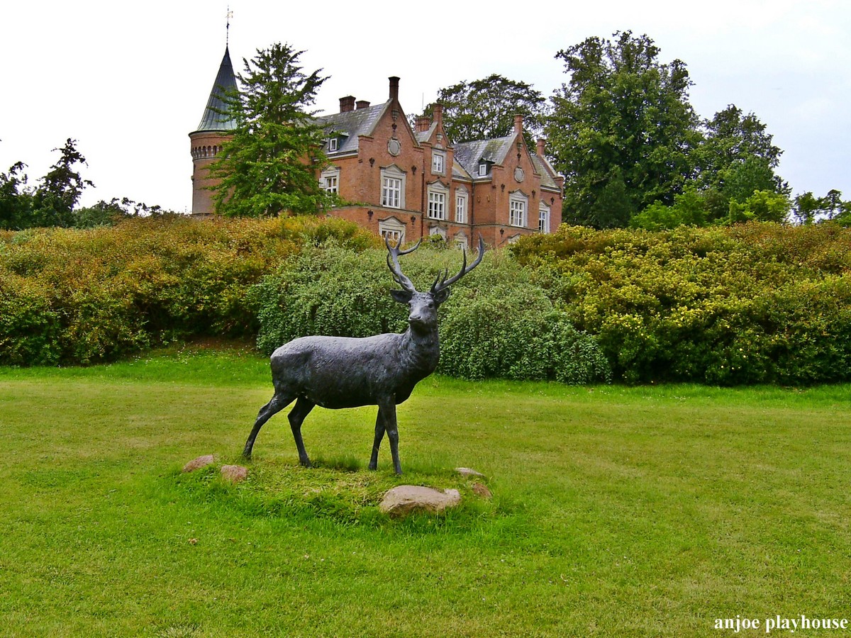 LOLLAND FOTOS: KNUTHENBORG SAFARIPARK